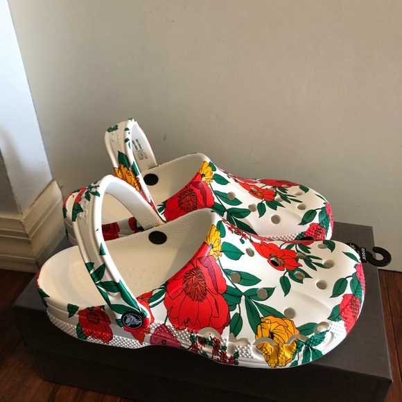 CROCS | Shoes | Crocs Floral Flowers Print Clogs Shoes Womens | Poshmark